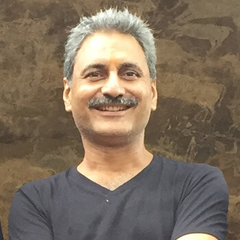 There Are More Things Common Between Dilip Kumar And Naseeruddin Shah ...